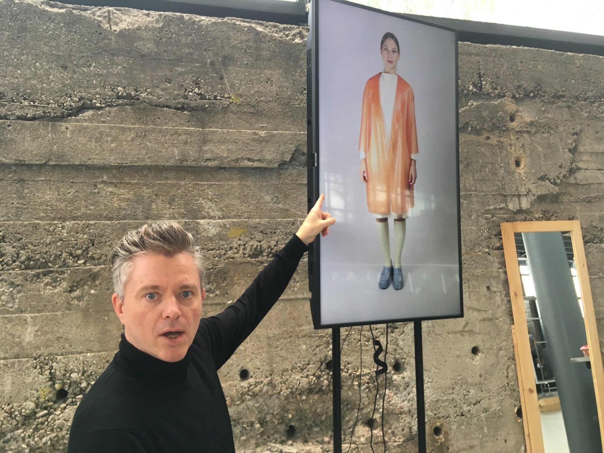 Tarza and Jane - The Shiny Sofa - Latex Fashion Podcast